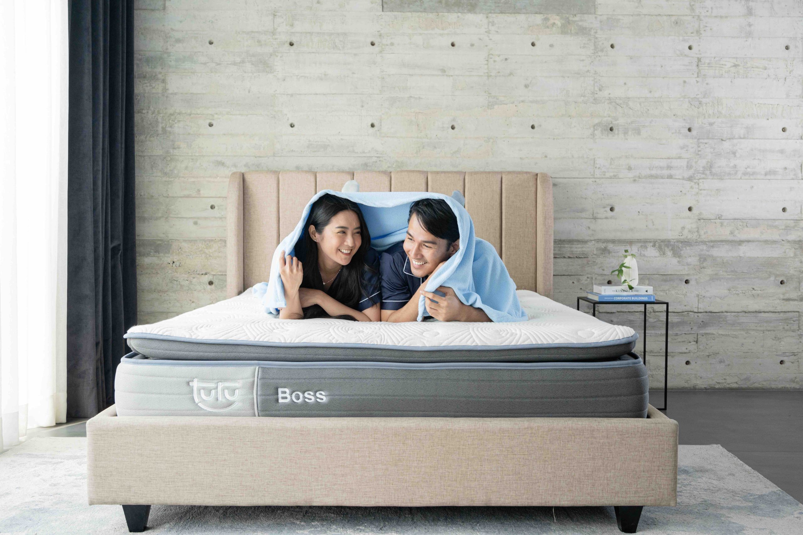 Manfaat Tidur Di Sebelah Seseorang - TURU - Beli Kasur dalam box ...